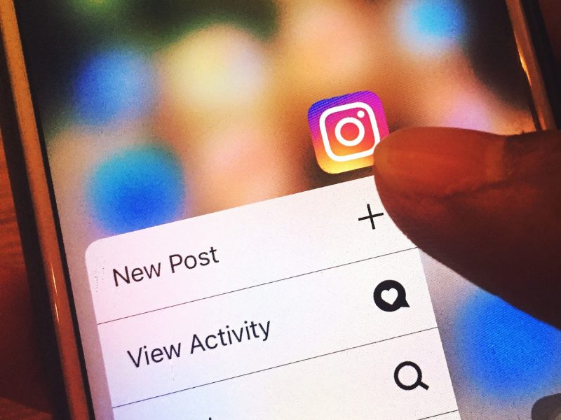 livingBar 80 -eighty- | 藤枝・静岡のおしゃれなバー | お好きなお酒やドリンクで自分だけの空間でくつろぎタイム。フード持ち込み＆デリバリーOK！